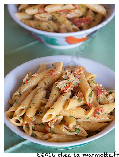 One pot pasta chèvre, tomates séchées et olives – Marmotte cuisine… tradi