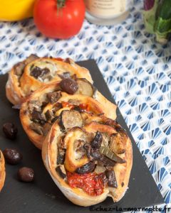 Pizza rolls à la brandade à la nîmoise, légumes rôtis et olives Une ...