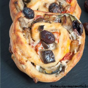 Pizza rolls à la brandade à la nîmoise, légumes rôtis et olives Une ...