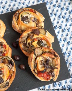 Pizza rolls à la brandade à la nîmoise, légumes rôtis et olives Une ...