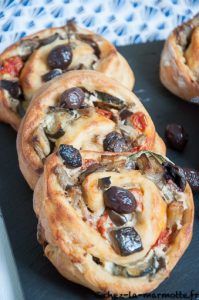 Pizza rolls à la brandade à la nîmoise, légumes rôtis et olives Une ...